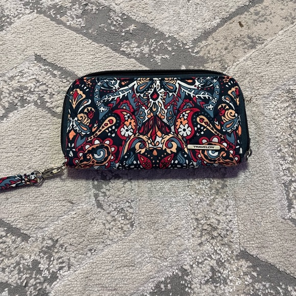 Travelon | Bags | Travelon Wallet | Poshmark